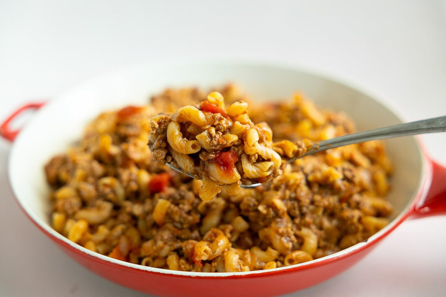 Macaroni gumbo (style petit pain fourré à la viande gumbo) • La petite ...