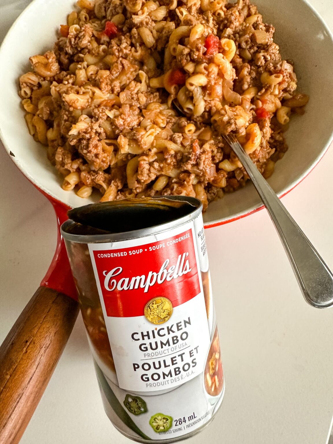 Macaroni gumbo (style petit pain fourré à la viande gumbo) • La petite ...