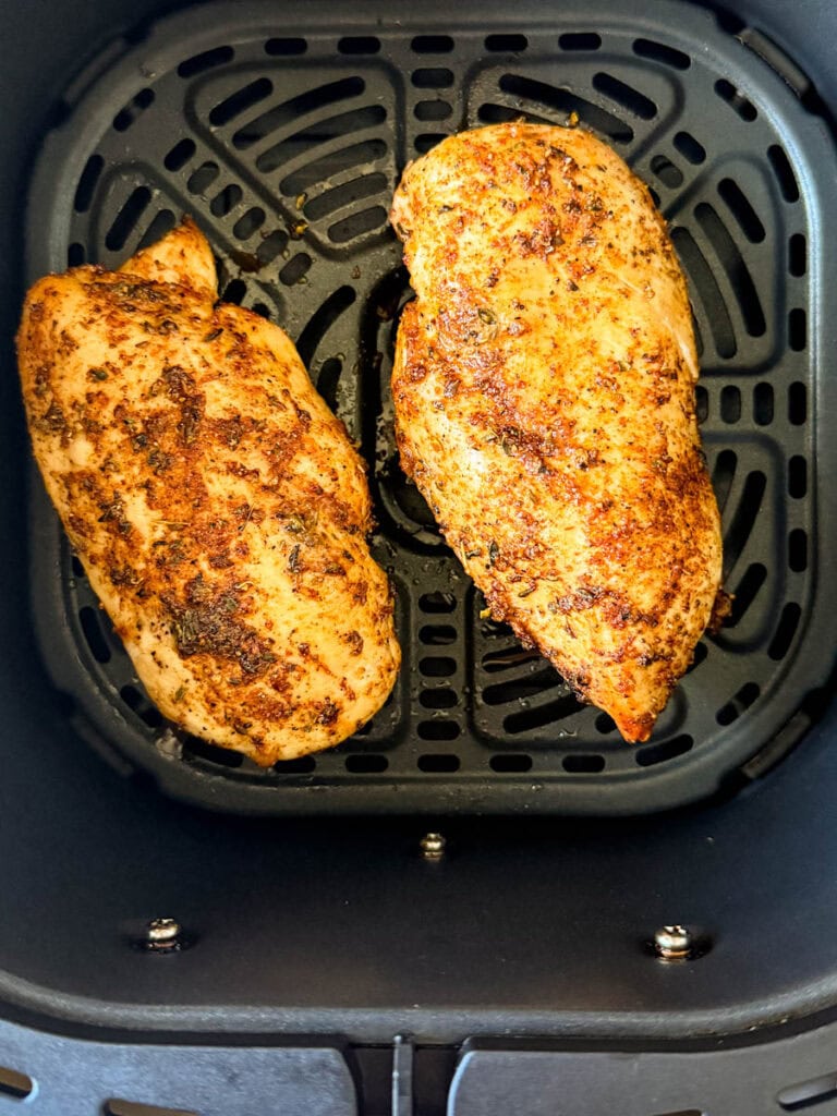 Meilleures poitrines de poulet au air fryer (tendres et juteuses) • La ...
