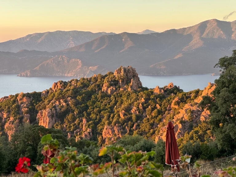 Hôtel Les roches rouges de Piana, entrez dans la légende de la Belle ...