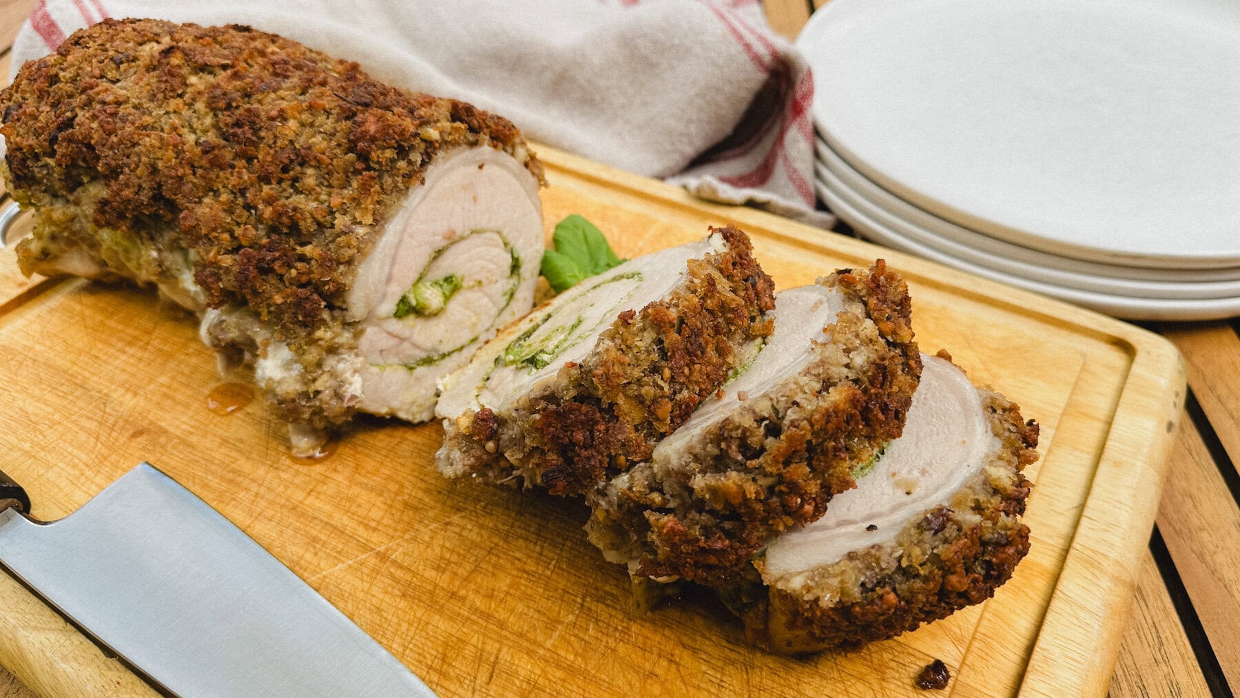 Rôti de longe de porc au pesto et croûte d'herbes • La petite bette